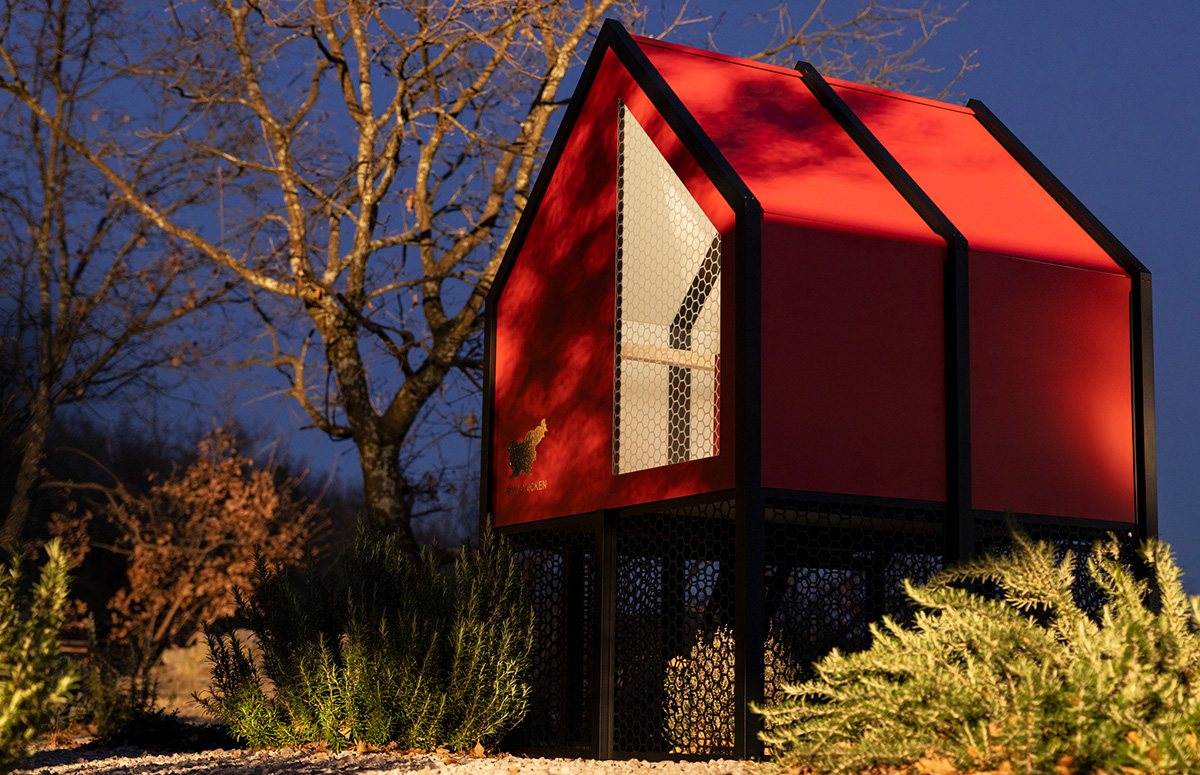 Run-Chicken Villa: Luxury In The Chicken Coop | Chicken Fans