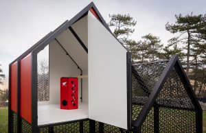 Run-Chicken Villa: Luxury In The Chicken Coop | Chicken Fans